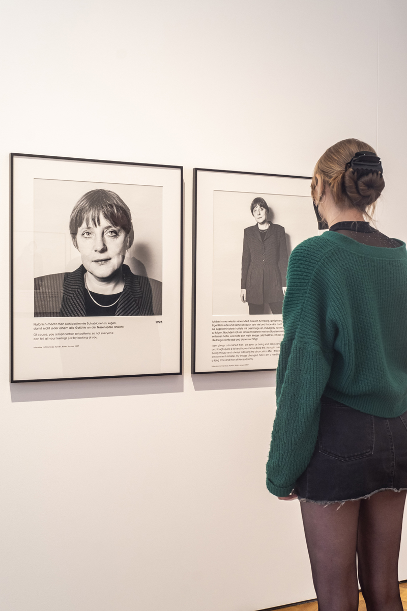 Unieke tentoonstelling met portretfoto’s van Angela Merkel door de ...